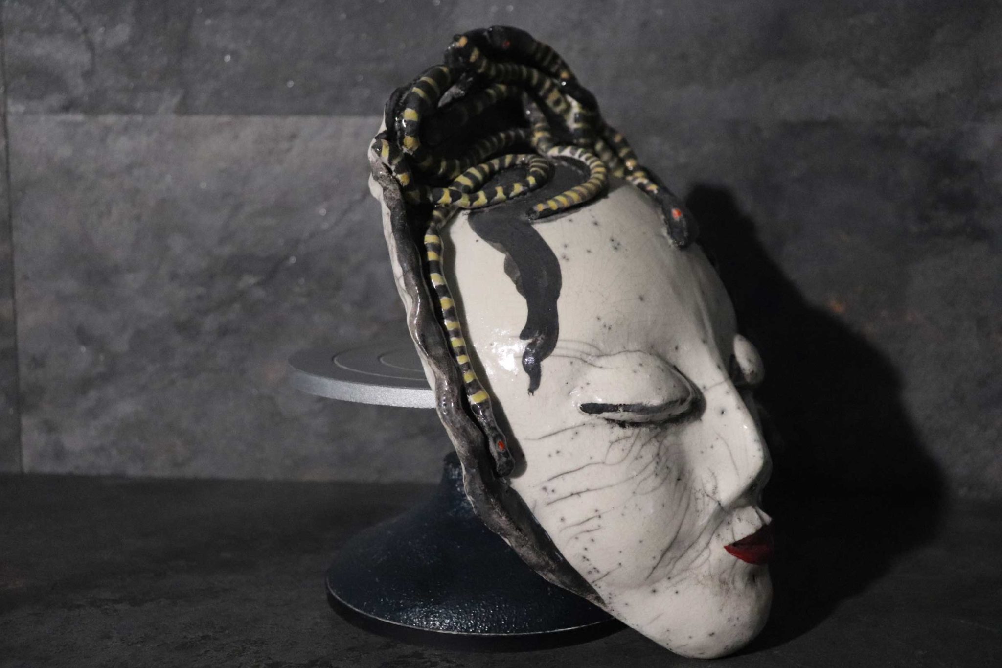 Maschera "Medusa" ceramica raku - Cici Art Clay | Ceramica Raku